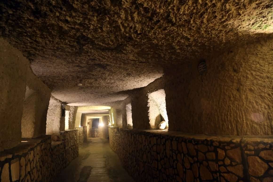 Kiş Adası’nın binlerce yıllık tatlı su kaynağı: "Kariz yer altı şehri ...