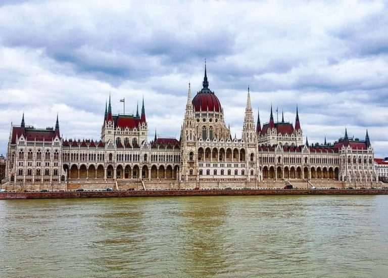 Budapeşte’nin sanat tarihi şaheseri: Macaristan Parlamento Binası - Gezelim